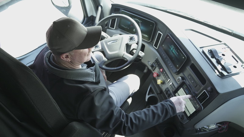 Daimler Trucks North America, Platform Science Introduce Virtual Vehicle